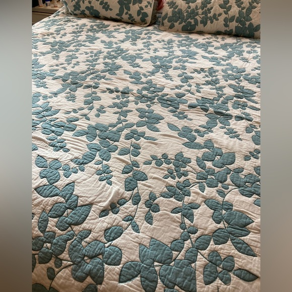 Sunburst International | Bedding | Floral Teal Blue Green Quilt | Poshmark